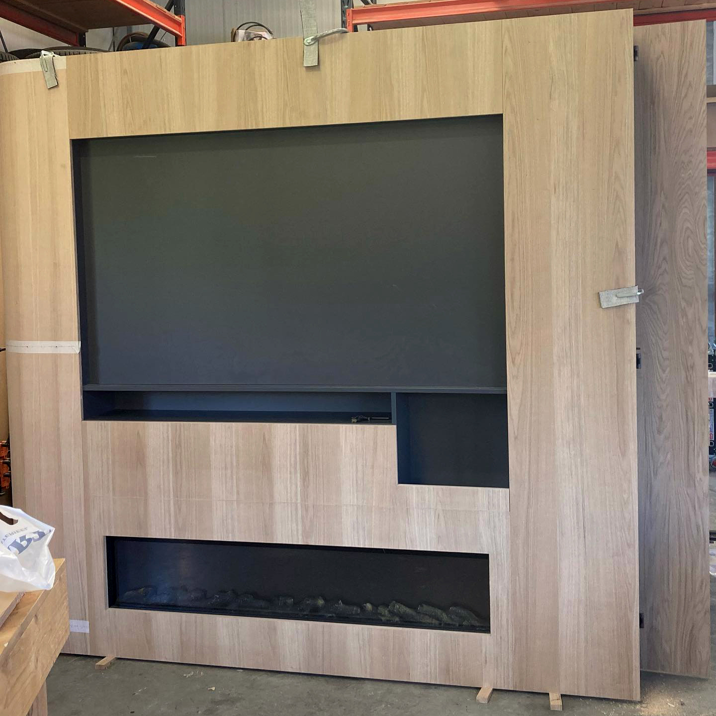 cinewall – rich woodworks